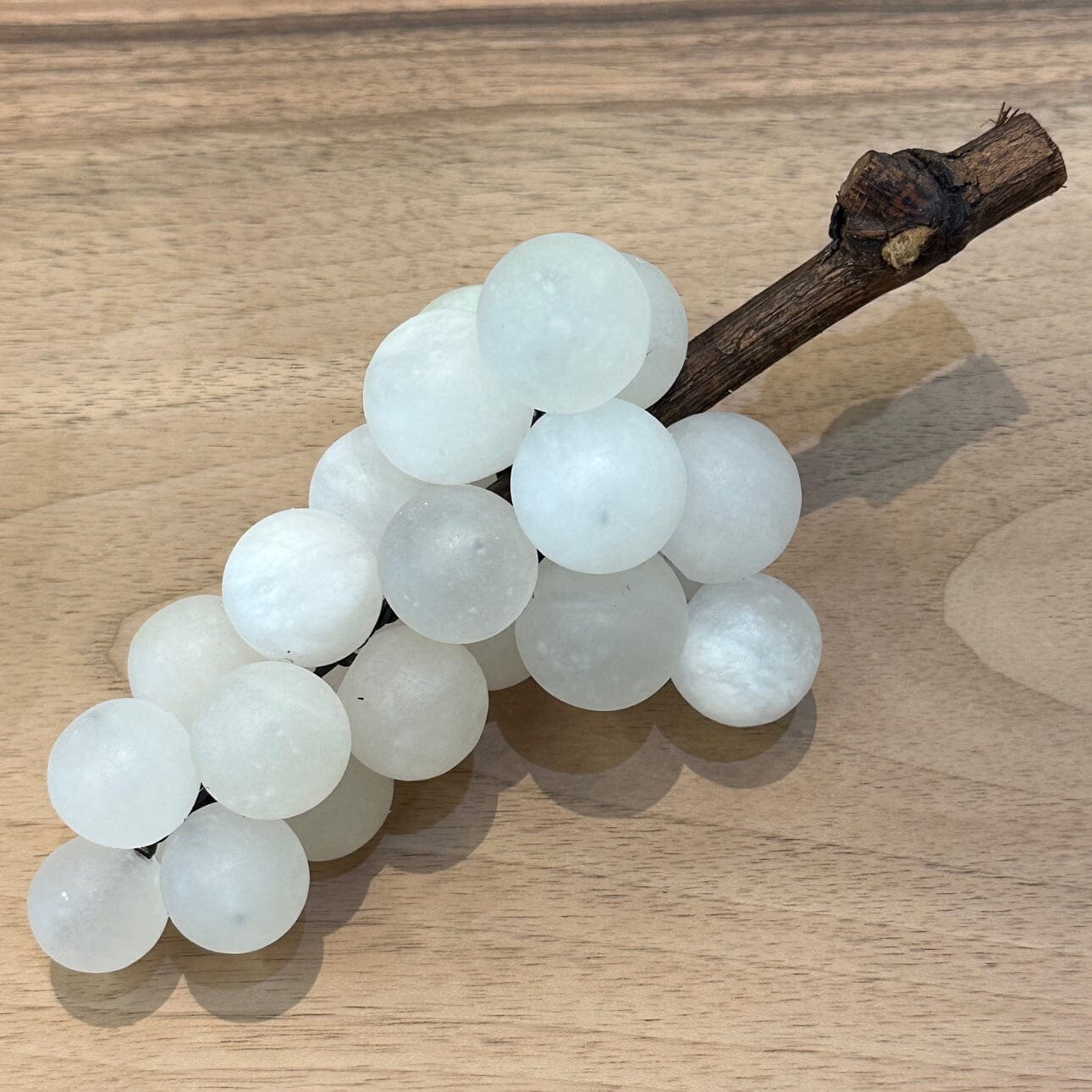 White Grapes Italian Alabaster Stone Fruit - Amusespot - Unique ...